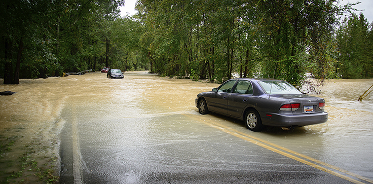Driving in a storm: 5 tips to help protect yourself in a flood